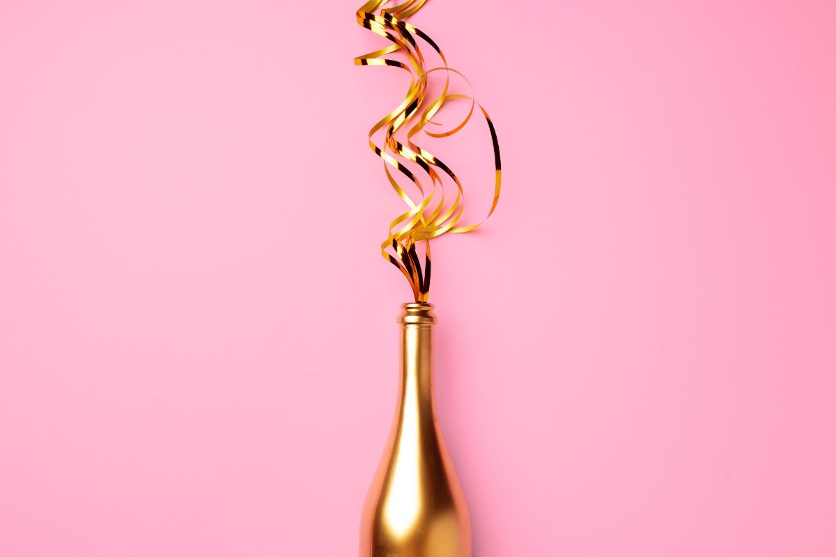 How to Wrap a Wine Bottle | PackQueen